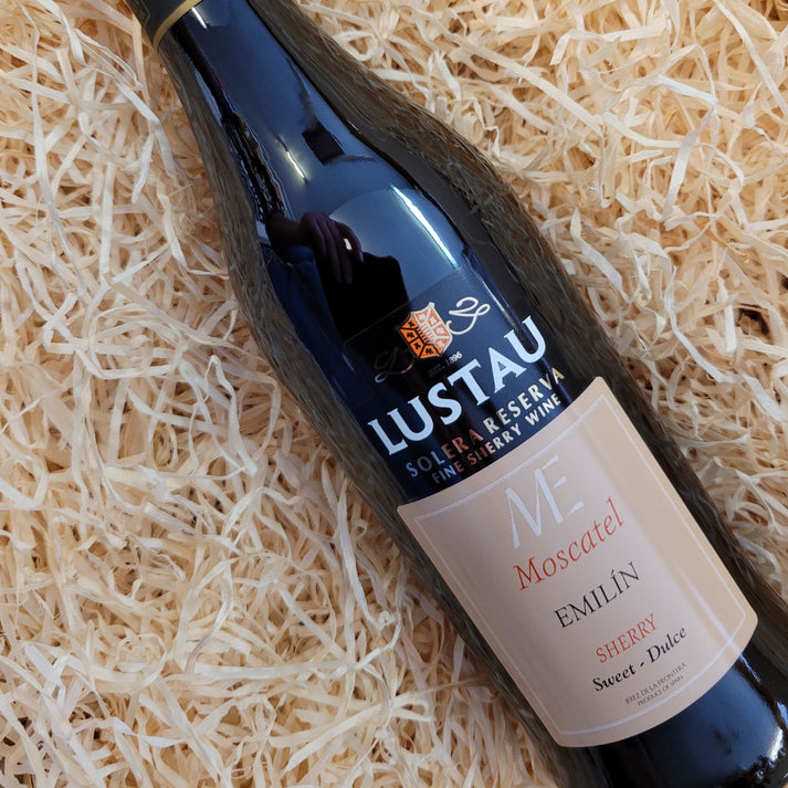 Emilin Moscatel Lustau, Jerez, Spain (17% Vol)(35cl) – Evington's Wine ...